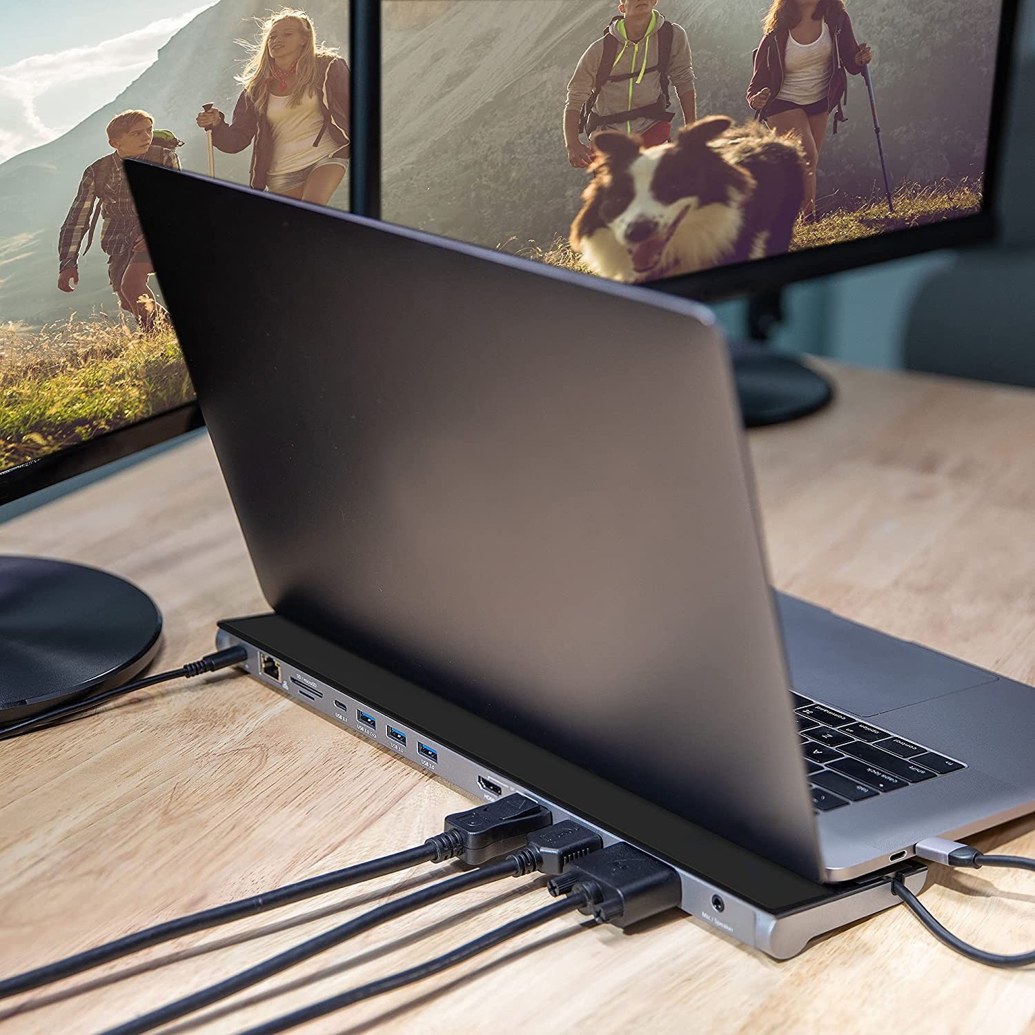 J5CREATE USB-C TRIPLE MONITORS DOCKING STATION JCD543